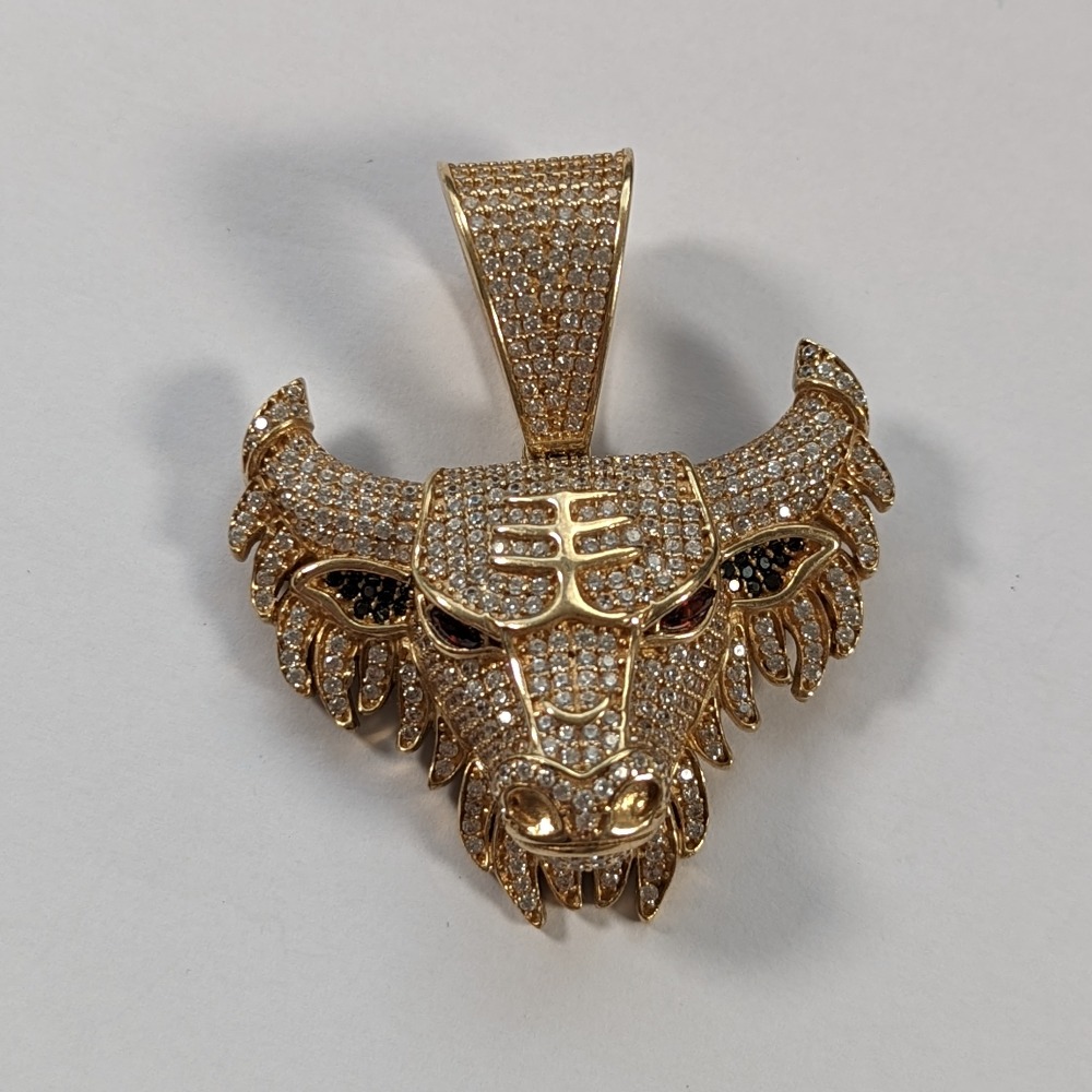 Pre-owned 9ct Gold Red Eye Bull Head Pedant - Own4Less